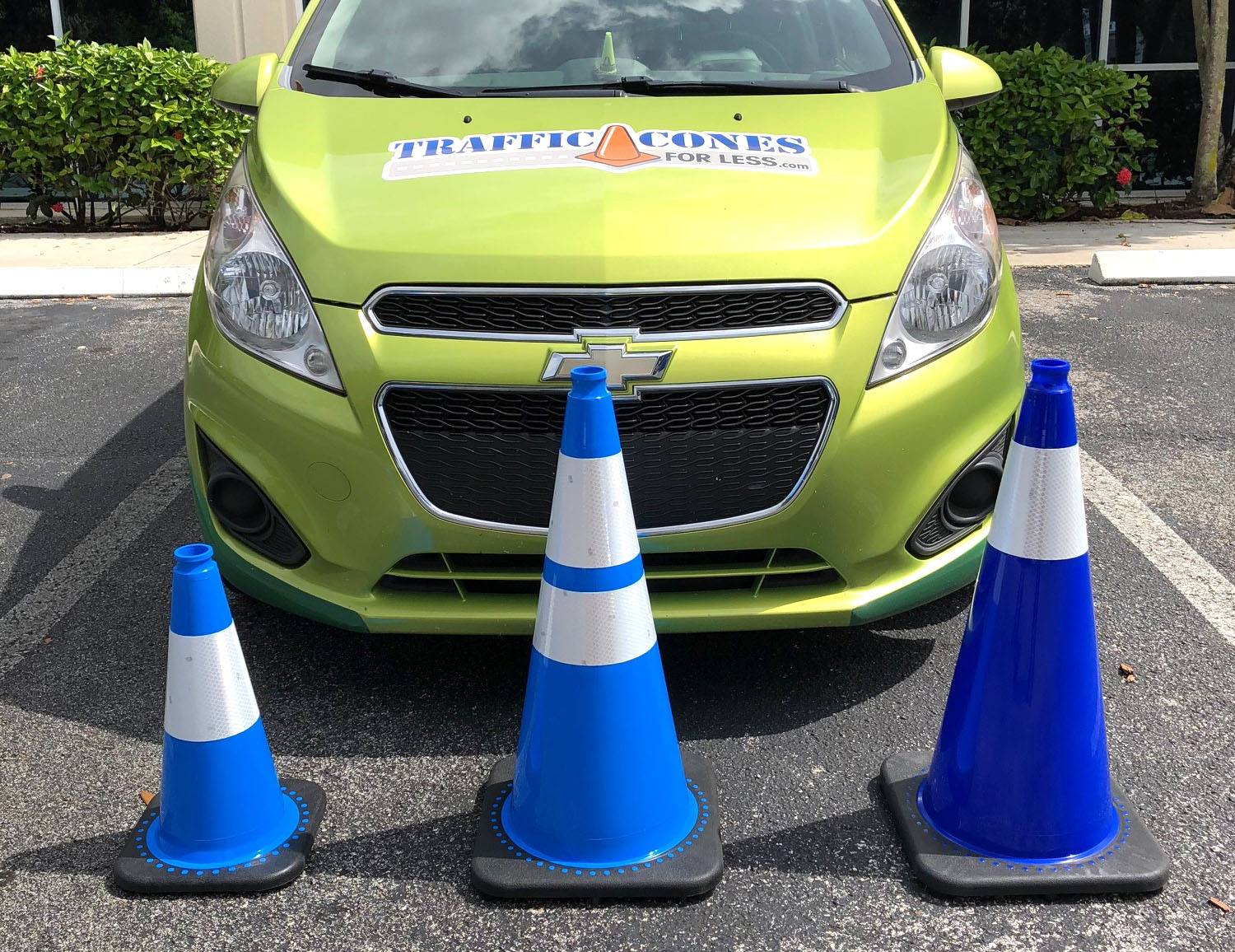 28" Sky Blue Traffic Cone Black Base, 7lbs w/6"&4" 3M Collar