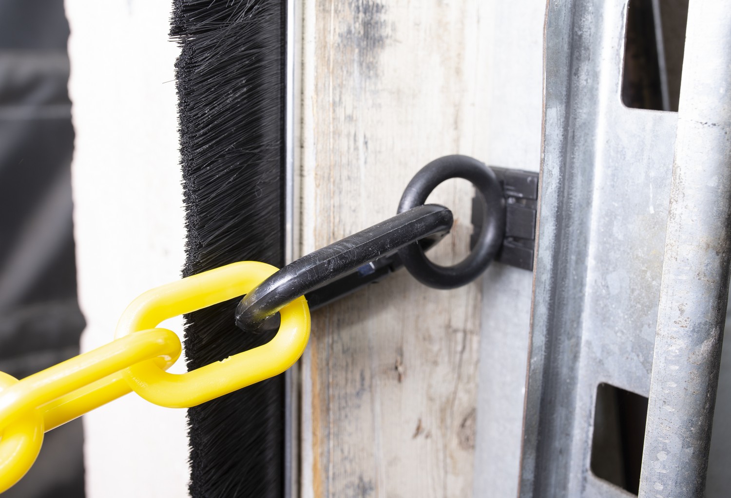 Loading Dock Kit with Magnet Carabiners & Chain