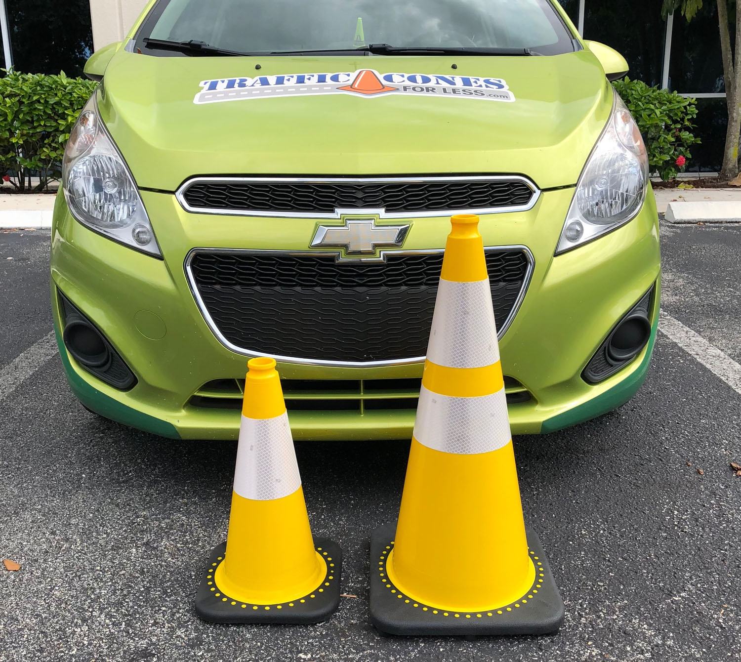 28" Yellow No Entry Explosives Traffic Cone Black Base